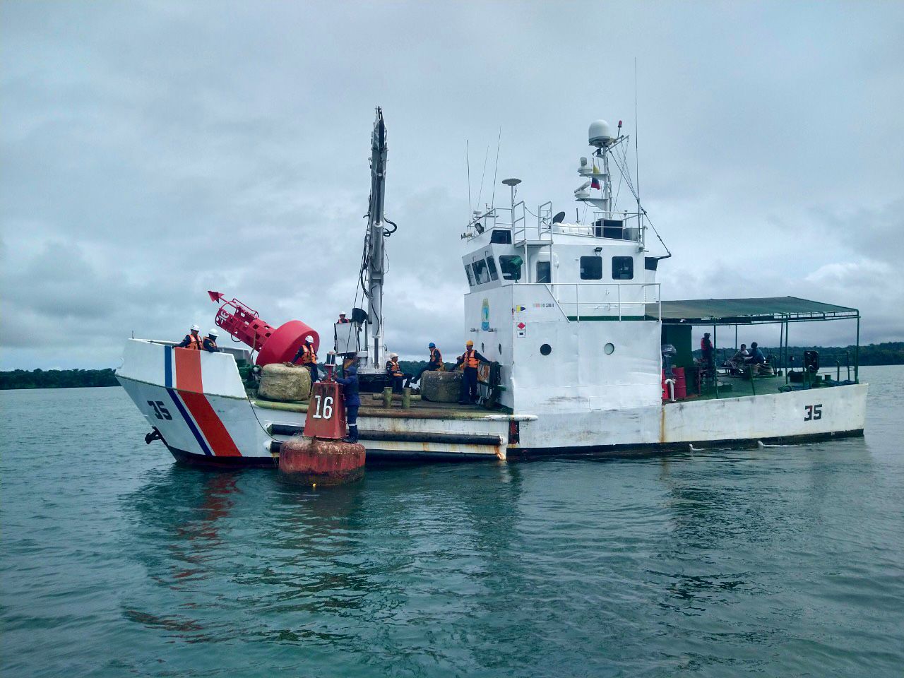 Dimar actualiza el sistema de ayudas a la navegación en el Pacífico ...